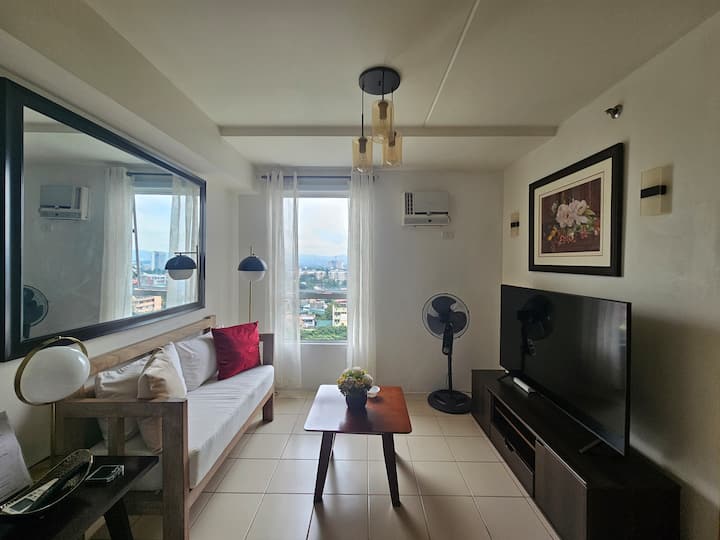 Cozy 3-bedroom Family Condo - Pasig