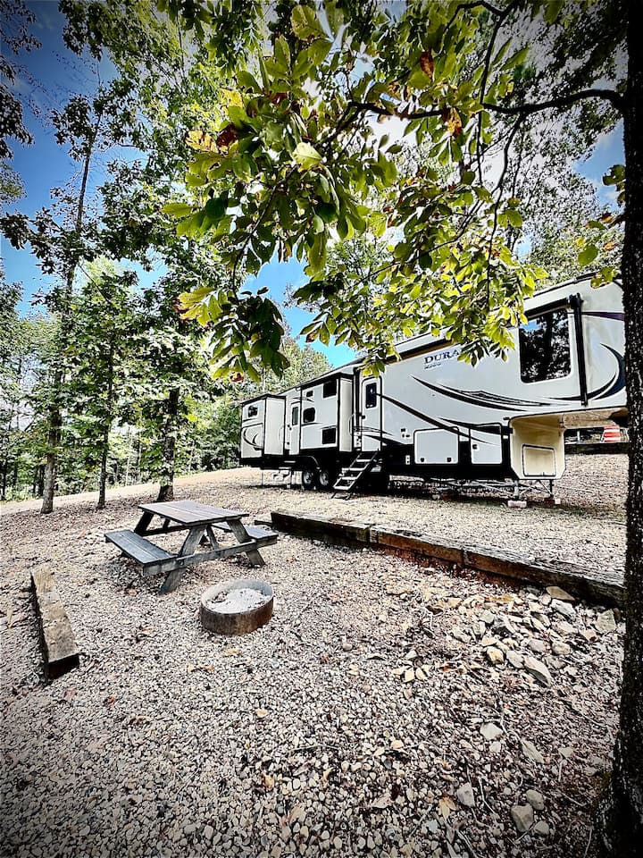Cozy Rv In Broken Bow. Pets, Wifi, Ac, Fireplace - Broken Bow, OK