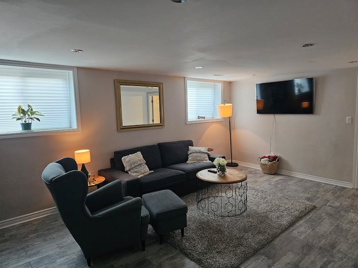 1 Bedroom Professional Suite. - Oshawa