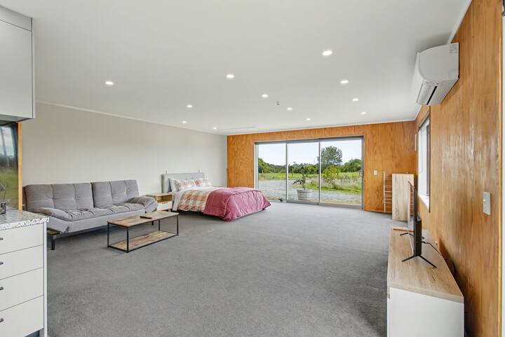 The Little Hive - Westport, New Zealand