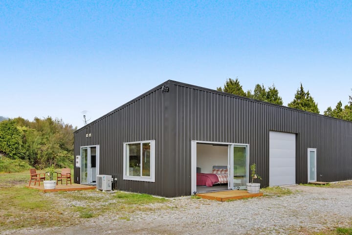 The Little Hive - Westport, New Zealand