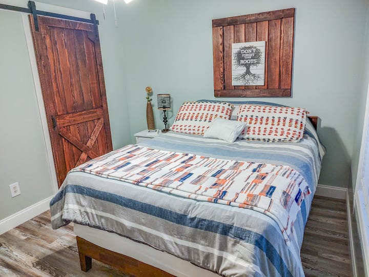 Private Clean Room. Work Trips. Fast Wifi Parking - Monroe, GA