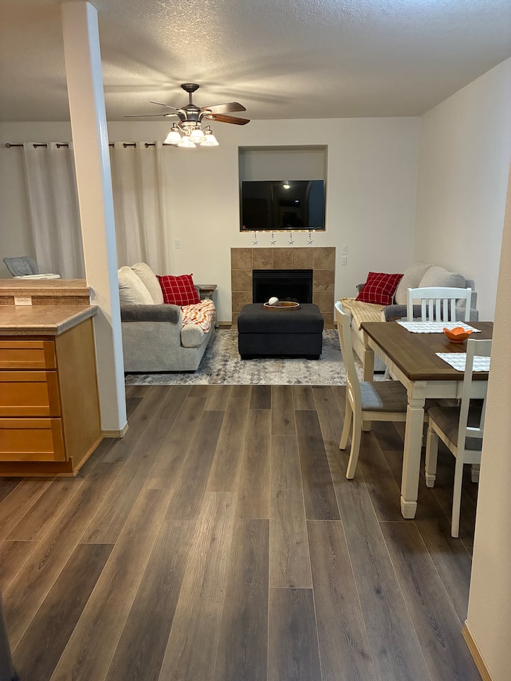 Townhome In Gresham Or - Troutdale, OR