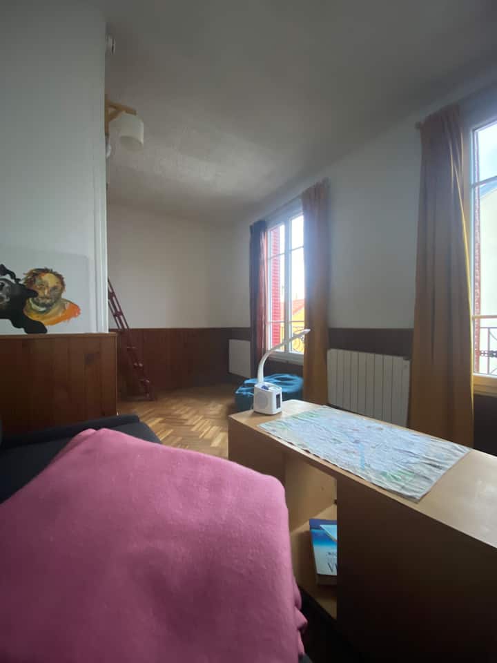 Studio, à Découvrir ! - Brochant - Paris