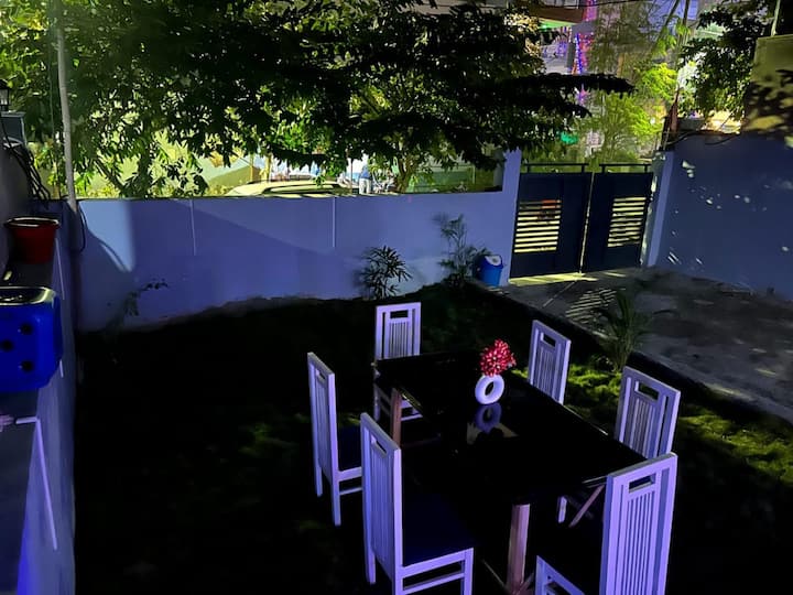 Independent 2bhk Mini Farm Villa Near 62 Metro - 諾伊達