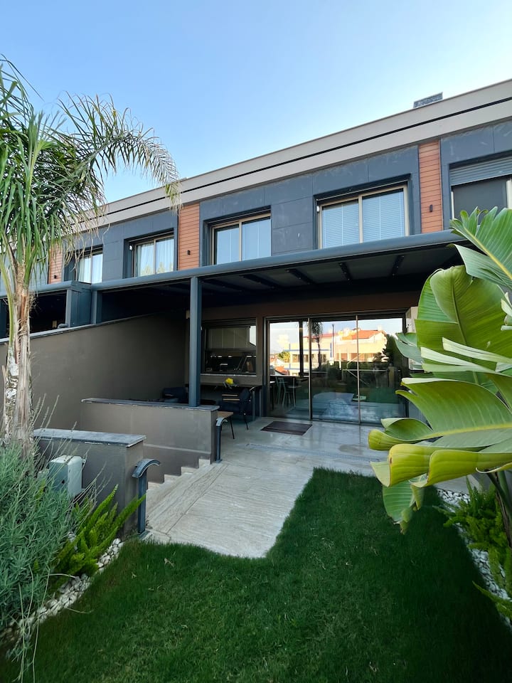 Smart Villa With Sea View & Garden In Urla İSkele - Urla