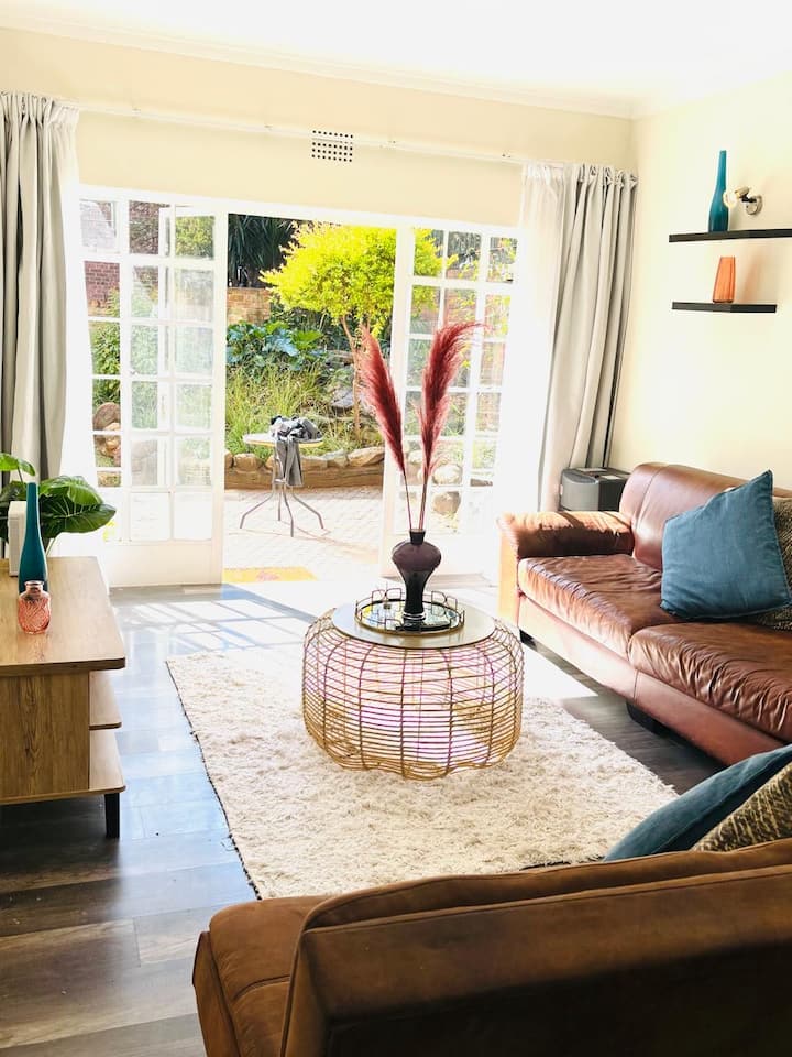 Splendid Spacious Two Bedroom Apartment - Sandton