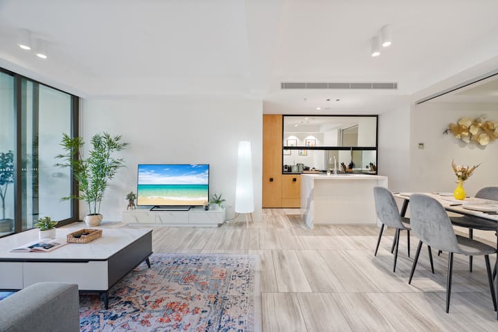 Stylish City Sanctuary – Views | Luxe | Parking - Sydney