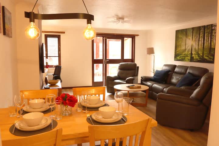 Home In Stirling With Free Parking - Stirling