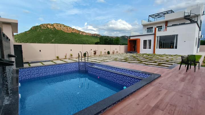 Royal Palace Villa Stay - Srikalahasti