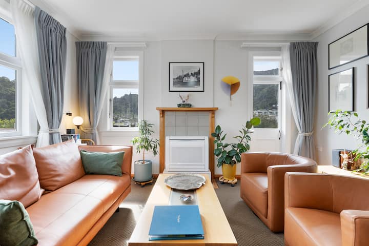 The Signal | Stylish Apt W/ Deck - Picton