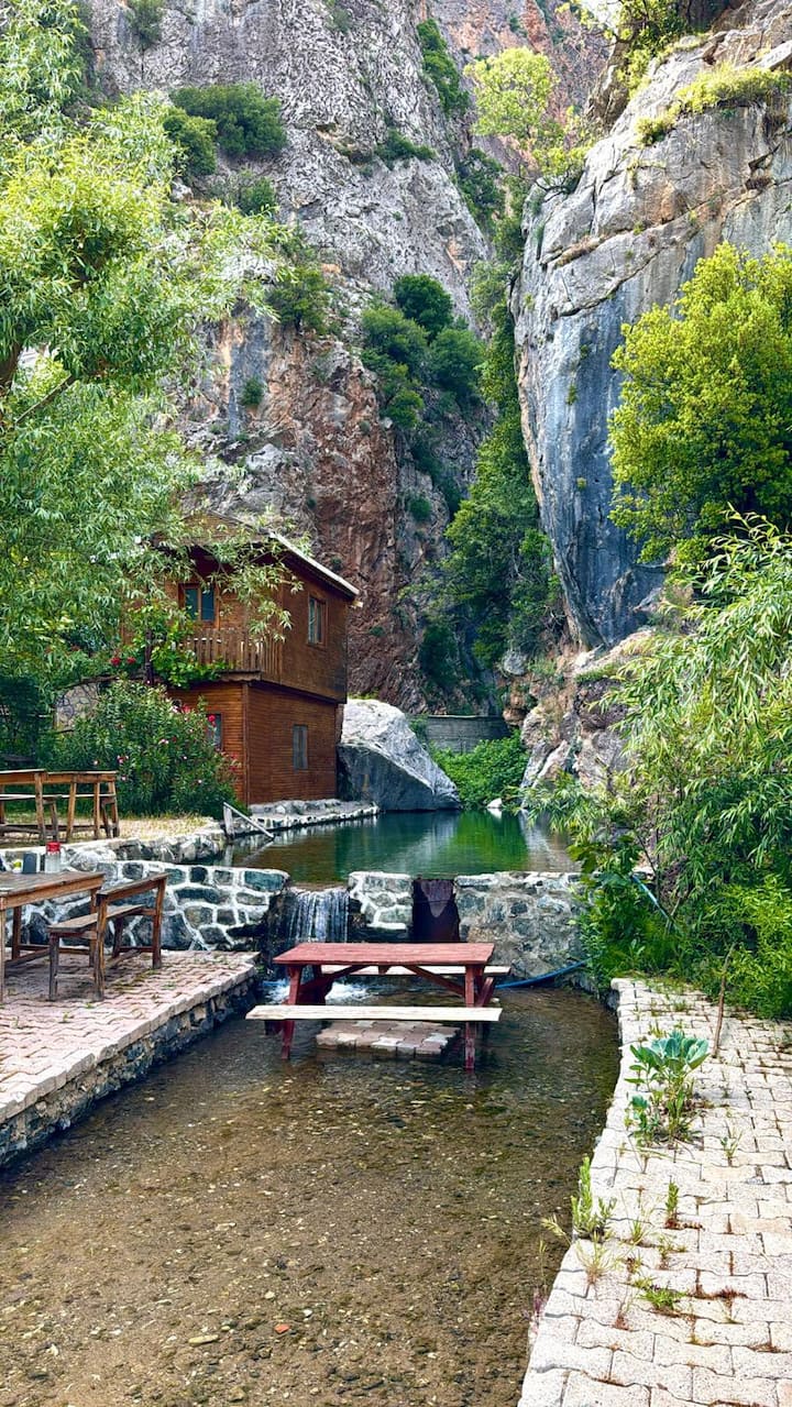 Kapuzbaşı şElalesi Baştürk Otel - 카파도키아