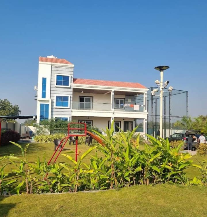 Aashiana Luxury Family Farmhouse Moinabad Hydrabad - Hyderabad