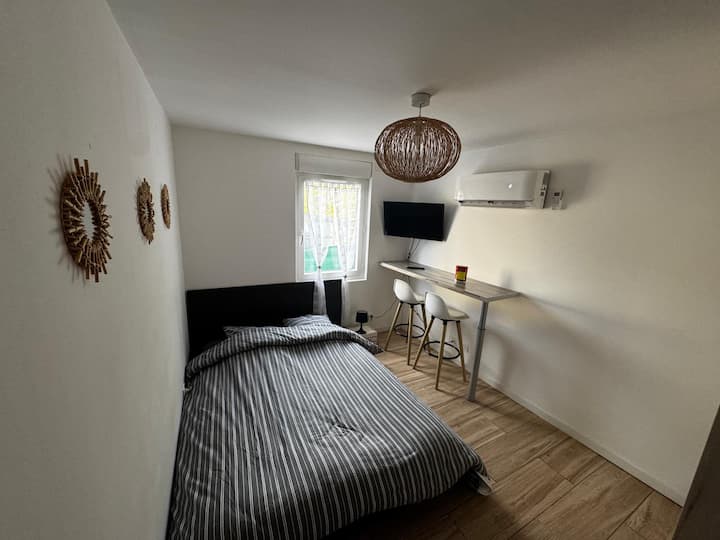 Studio Avec Place De Parking - Montbazon