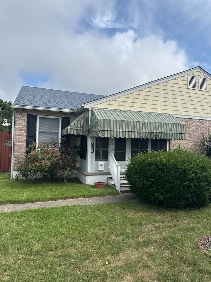 3 Br Pet Friendly In Heart Of Cape May! - Cape May, NJ