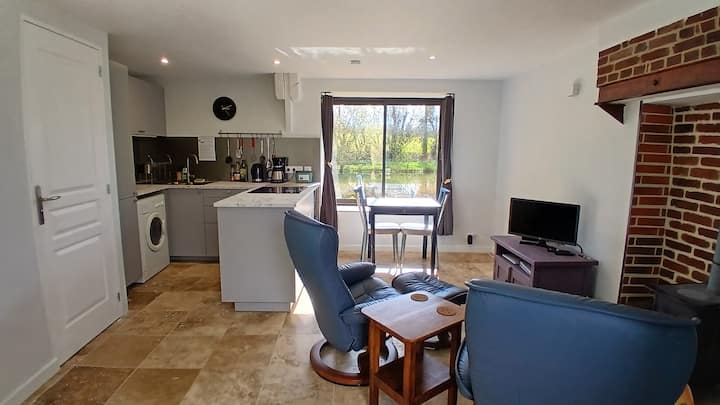 Dragonfly Cottage - Flers