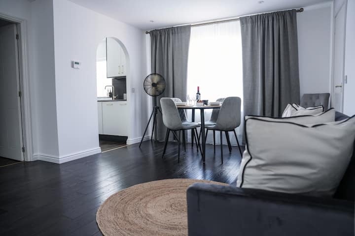 Charming Coach House - Peterborough
