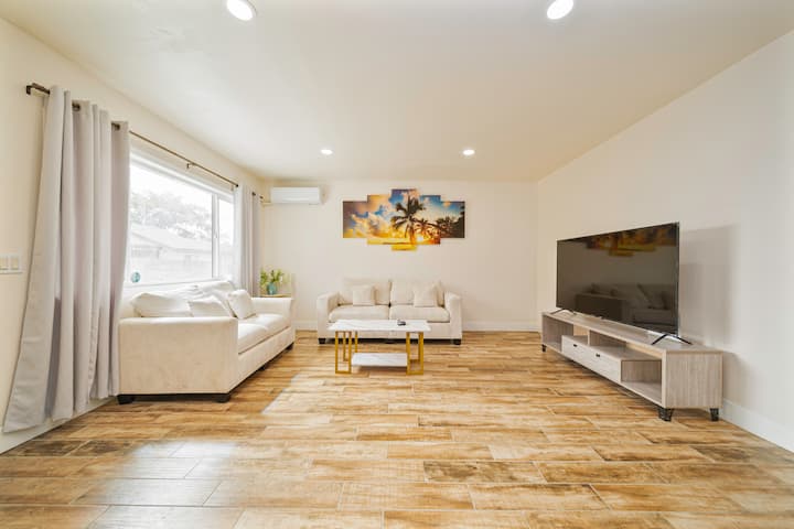 Gated Comfort Stay W/parking - Arcadia, CA