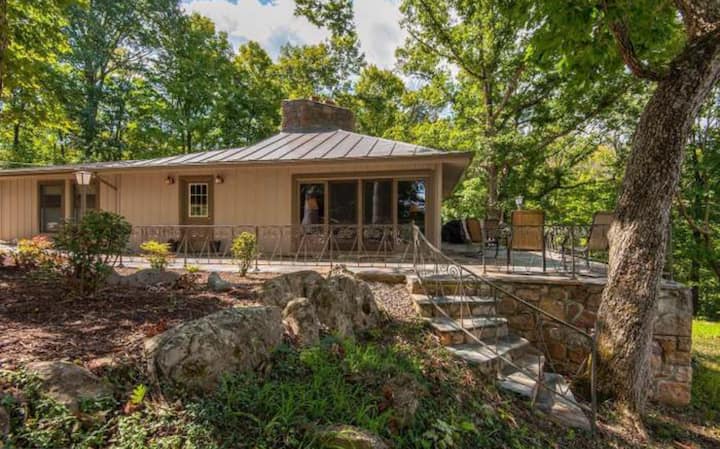 *Coming March 1st*
Shenandoah Riverview Retreat - Front Royal, VA