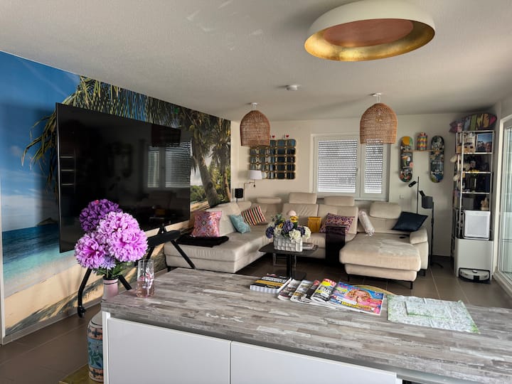Electrical Parking/ 4-room 99 Sqm/ Newly Decorated - Stuttgart