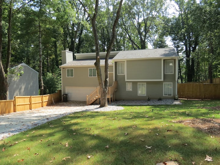 Entire Home In Stone Mountain - Snellville, GA