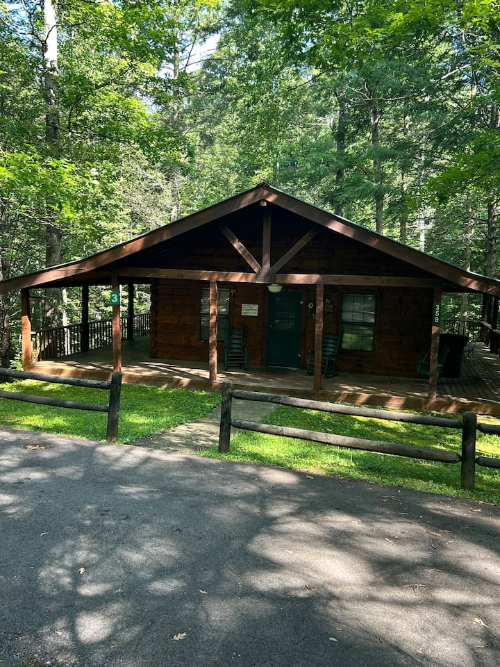 Hidden Gem - 2 Bedroom Cabin.        Cabin 3 - Big South Fork National River and Recreation Area, Oneida