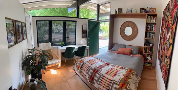 Mid-century Modern Tranquility - Davis
