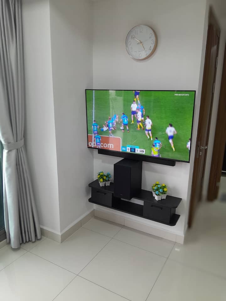 2 Bedroom,2 Bathroom Top Floor Apartment.
D816 - Thailand