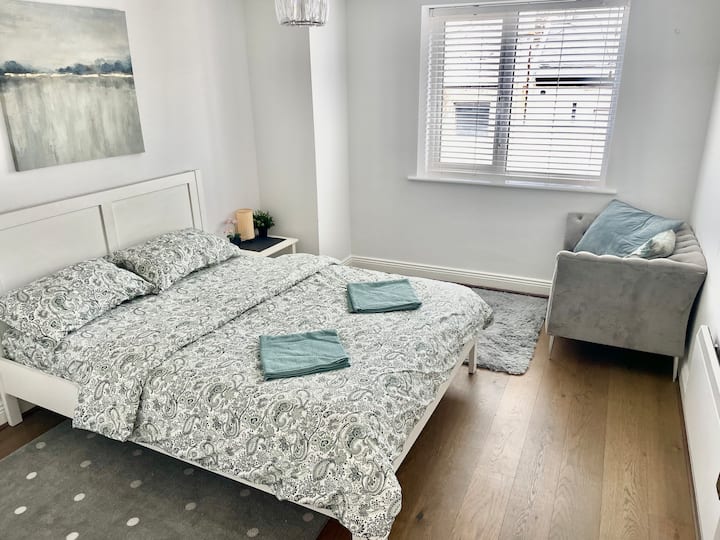 Large Double Room In The Dublin - Dublin