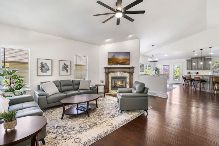 Luxury Home Near Canyon; Hot Tub - Twin Falls, ID