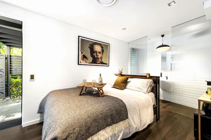 Private Guesthouse & Outdoor Space-designer Home. - Gordon