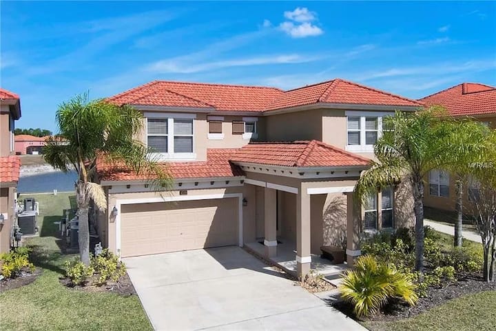 Lakefront 4 Br Retreat W/ Pool & Jacuzzi Sleeps 12 - Kissimmee