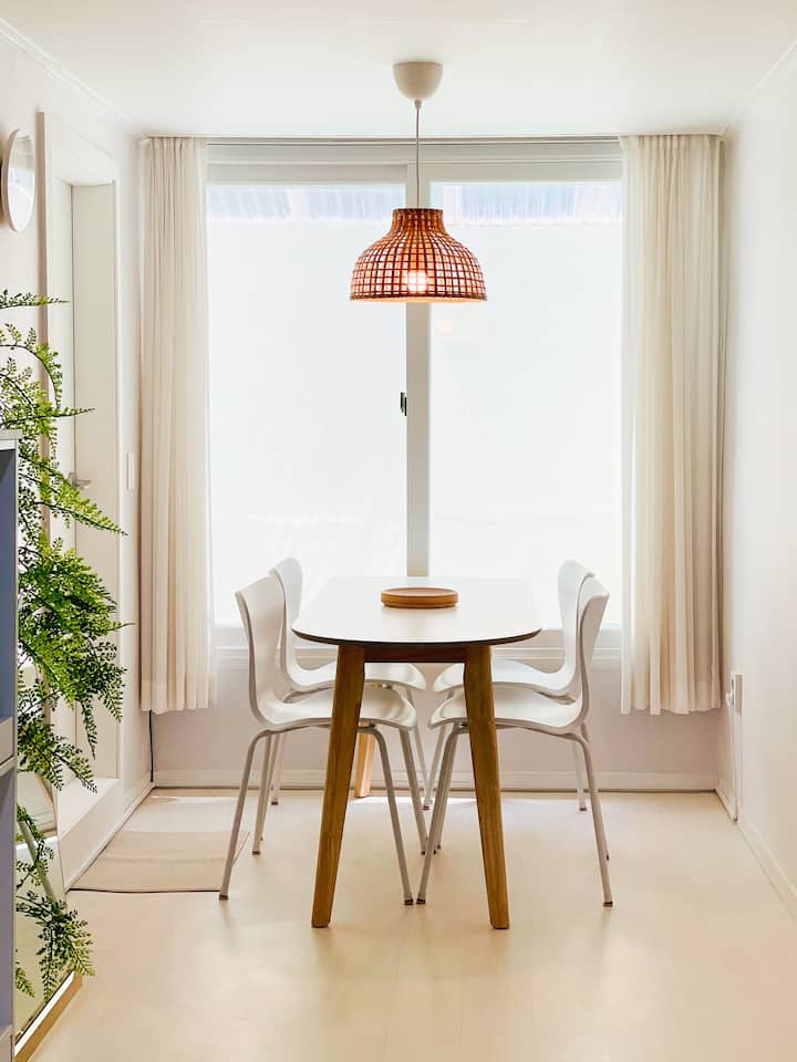 [1~2월 특가 할인] 경복궁·안국·명동·홍대·서울역 근접｜햇살가득 감성 아늑한 숙소 - Seoul