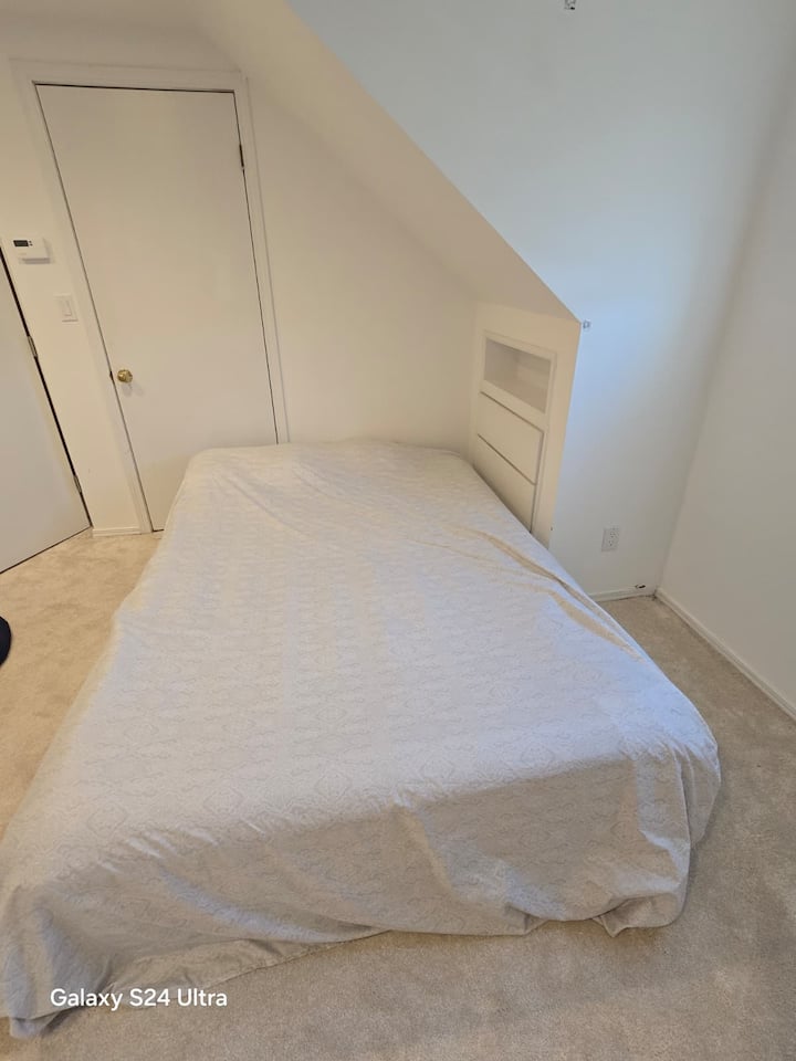 2 Rooms In Quite And Nice Place - Seaford, NY