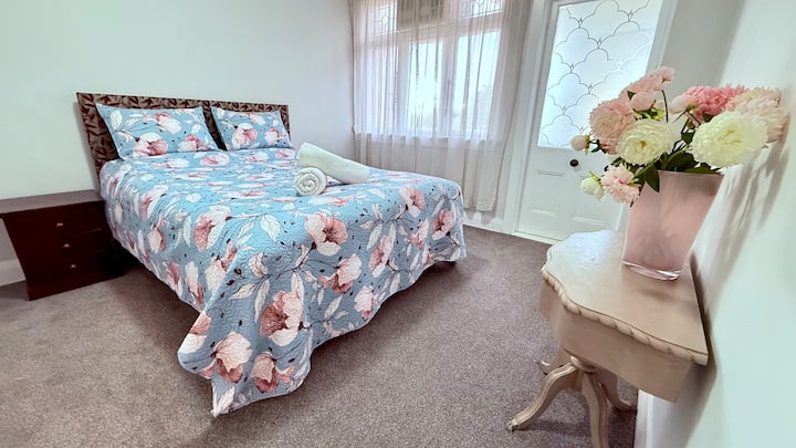 崭新洁净舒适温馨两房小屋,超市餐厅公园近在咫尺,尽享繁华与便捷 - Auckland