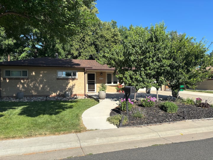 Cozy Garden Level Suite - Lakewood, CO