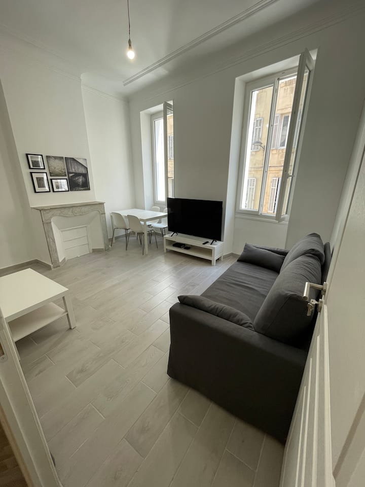 Appartement Entier T3 Beau Volume 1er éTage - Marseille