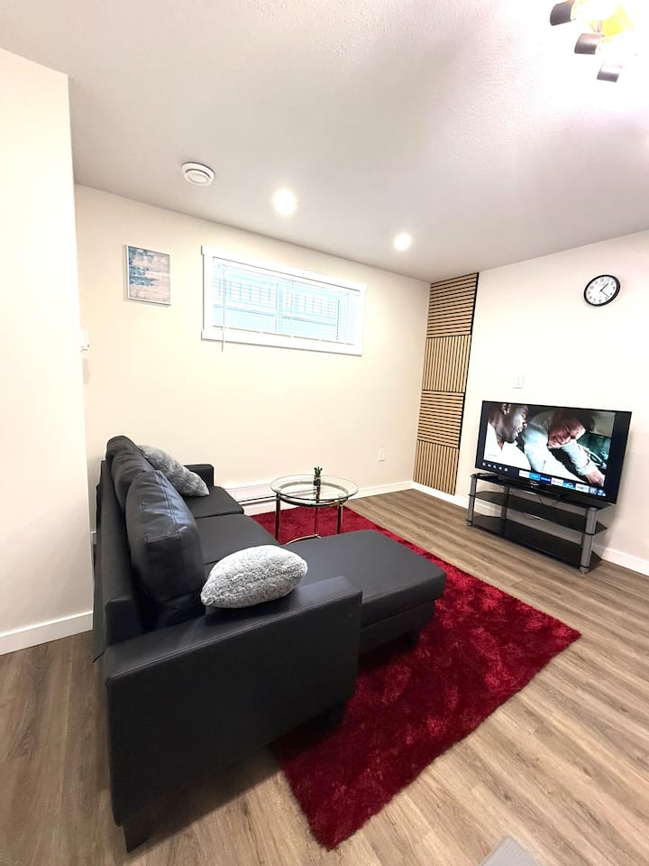 Eric And Abigail’s Cozy Suite - Regina