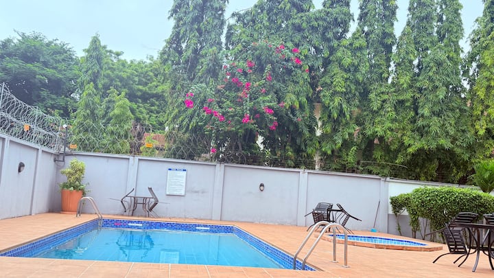 Accra Central Apartment - Free Wi-fi, Free Parking - Accra