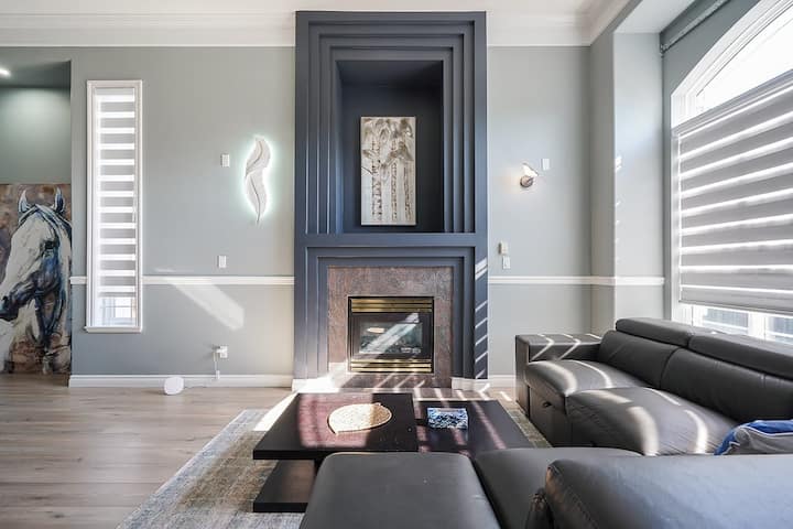 Fully Rennovated Spacious Villa - Surrey