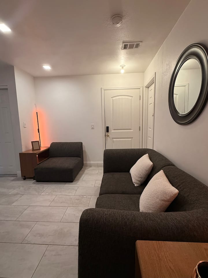 One Bed Apt With Free Parking – 5 Min To Six Flags - Vallejo