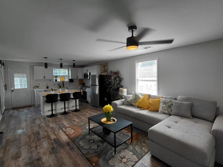 City - Workers #2 - Union City, GA