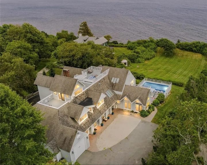 Luxury Waterfront Estate - Rhode Island