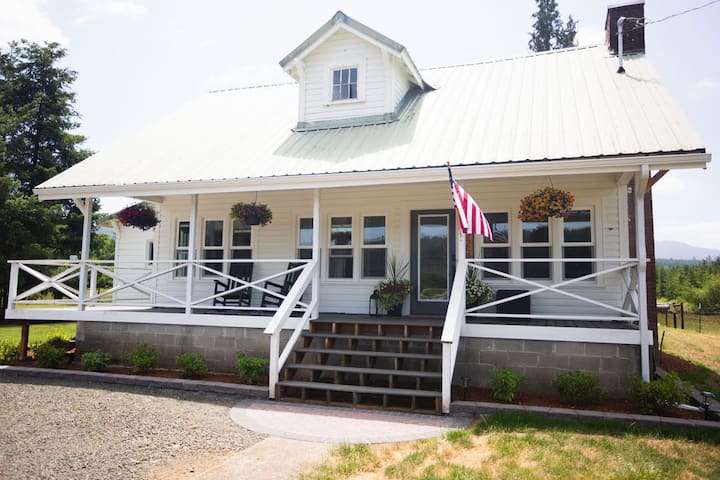 Quiet Stay On Century Farm - Oregon Coast Range, OR