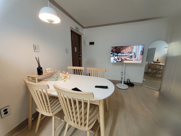 신규특가/대구관광중심/최대6인/교통중심 반월당역도보5분/중앙로/침실2/무료주차 - Daegu