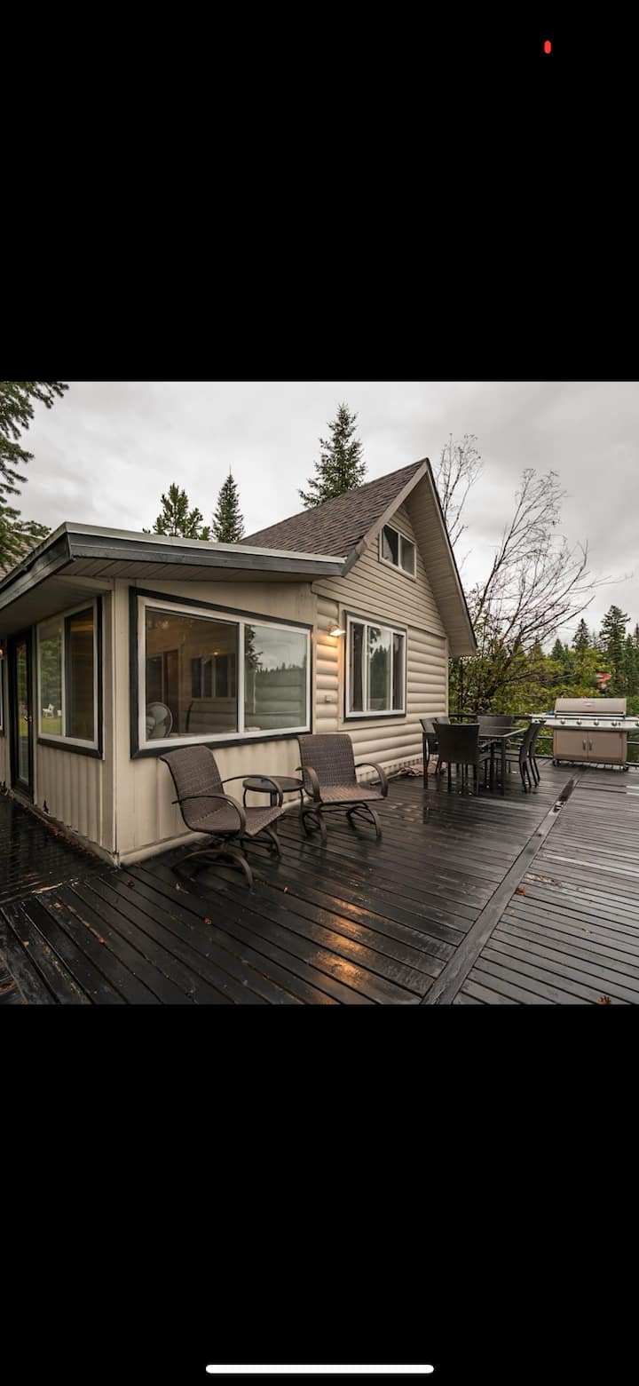 Rustic Cabin On Bednesti Lake - British Columbia