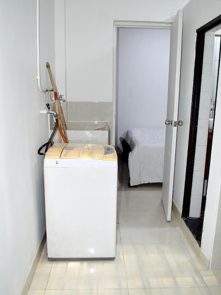 Bella Casa En La 45 De Manrique - Medellin, Antioquia, Colombia