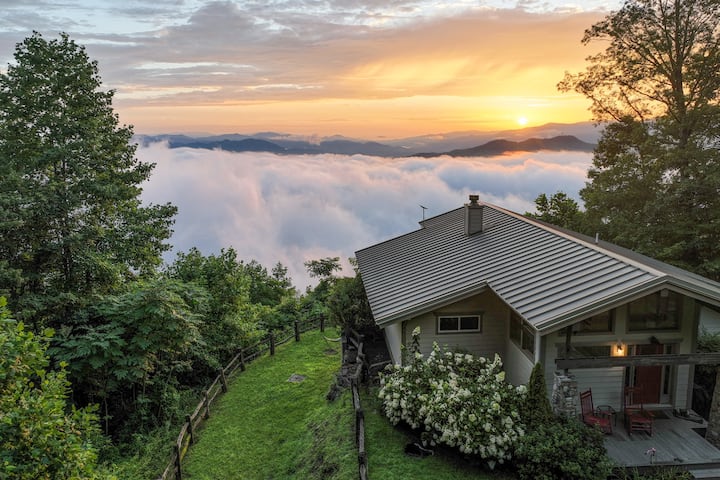 Sunset Peaks • Luxe Mtn Escape + Hottub&pool Table - Bryson City, NC