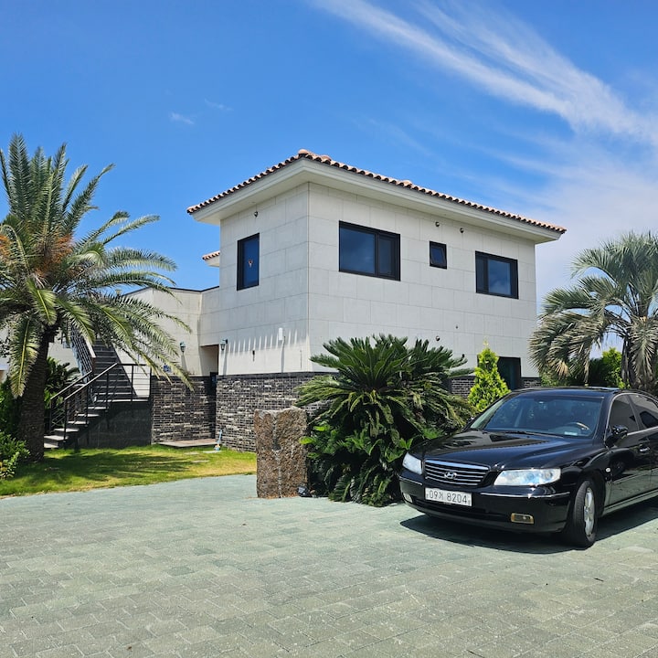 애월뷰타운 엘로인
신규0pen 조용하고 아름다운 전망 전원독채 입니다. - Jeju-si