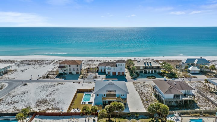 Family Haven, Pool, Beach Access & Gear, Dogs Ok - Pensacola Beach, FL